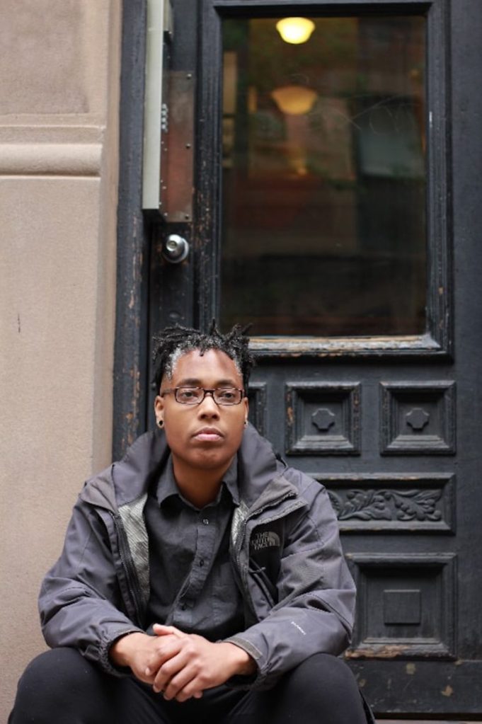 Encontrando vida a través de la pérdida. Por Sean Saifa Wall – Brújula ...